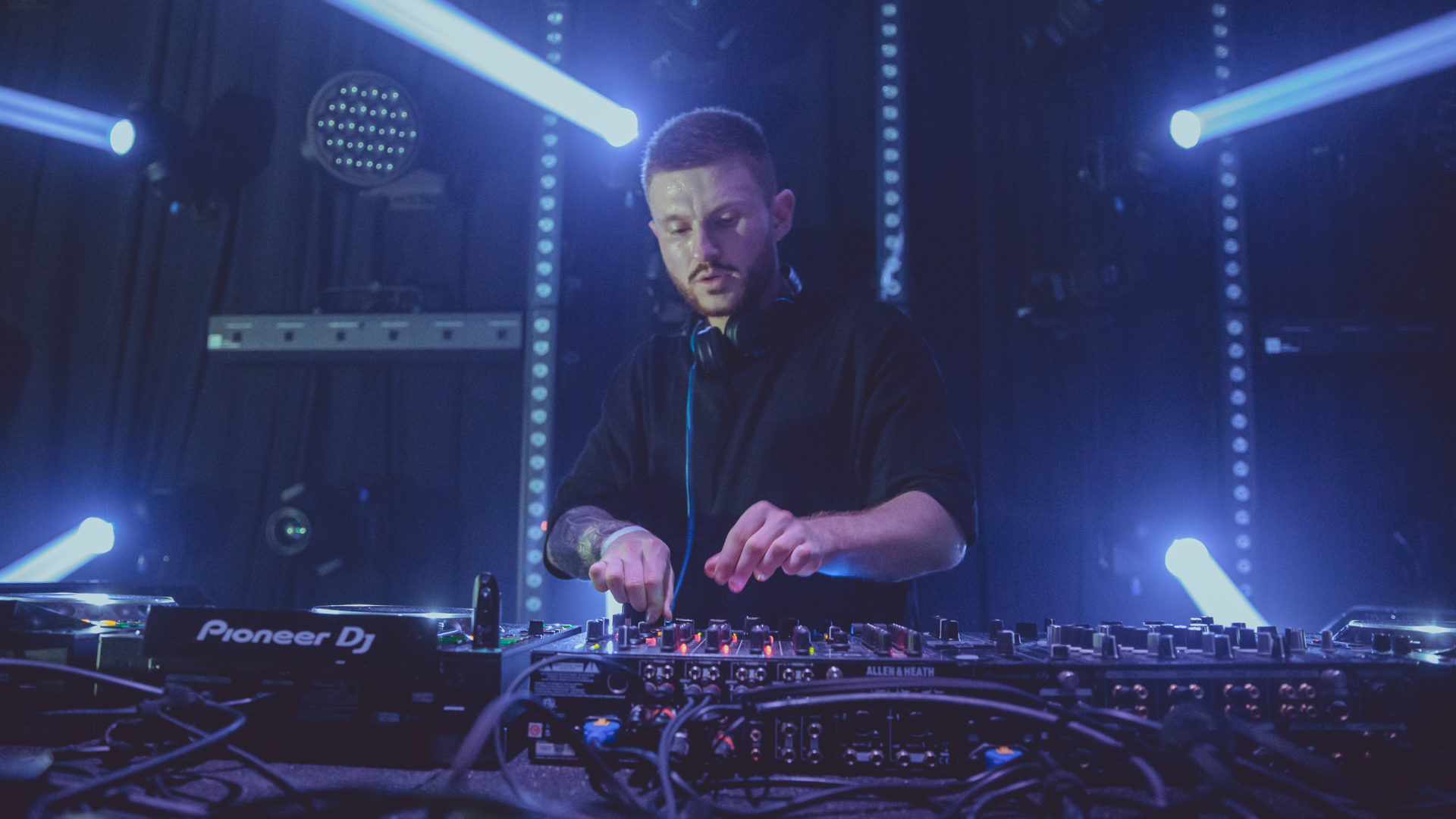 RIKTHER / CASSIE RAPTOR / CARAVEL / KOZLOV - Le Petit Salon